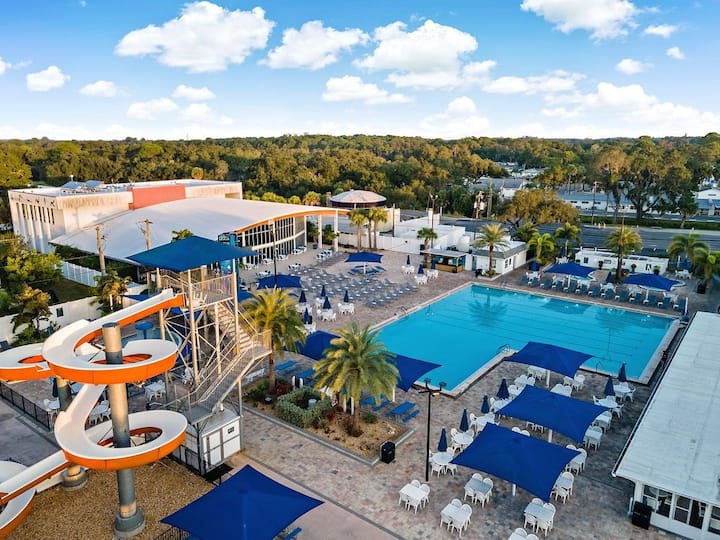 The Lake House - 2bd & 2baths - Lakewood Ranch, FL