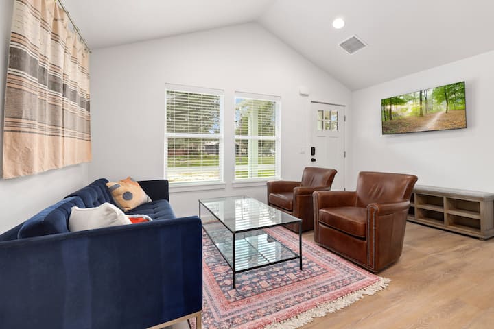 Scout's Downtown Casita - Rogers, AR