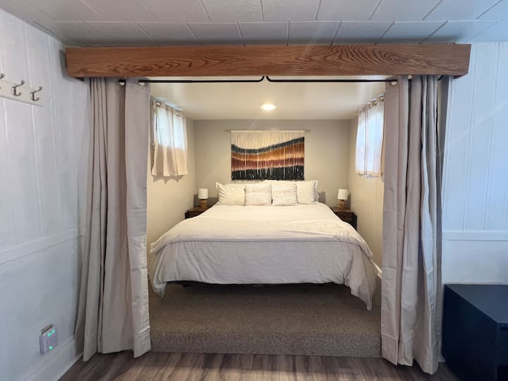 Cozy University Studio - Missoula, MT