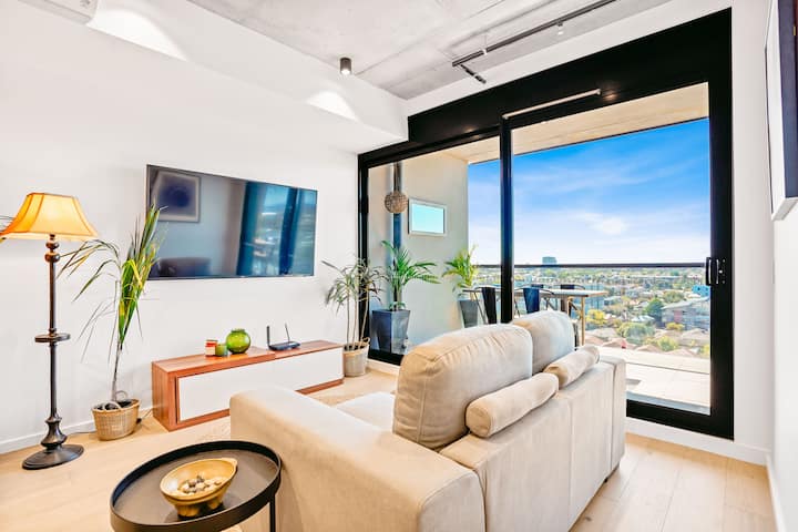 Ovation - New Footscray Apt. W/ Parking & Pool - Saint Albans