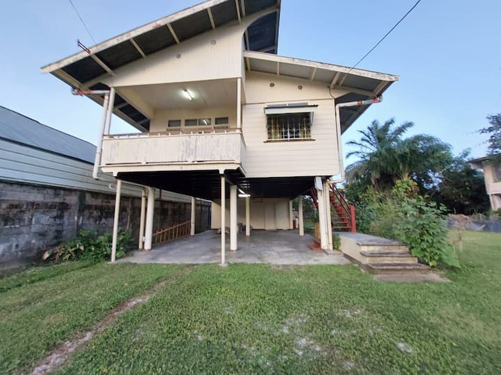Cute Wooden 3 Bedroom House - Paramaribo