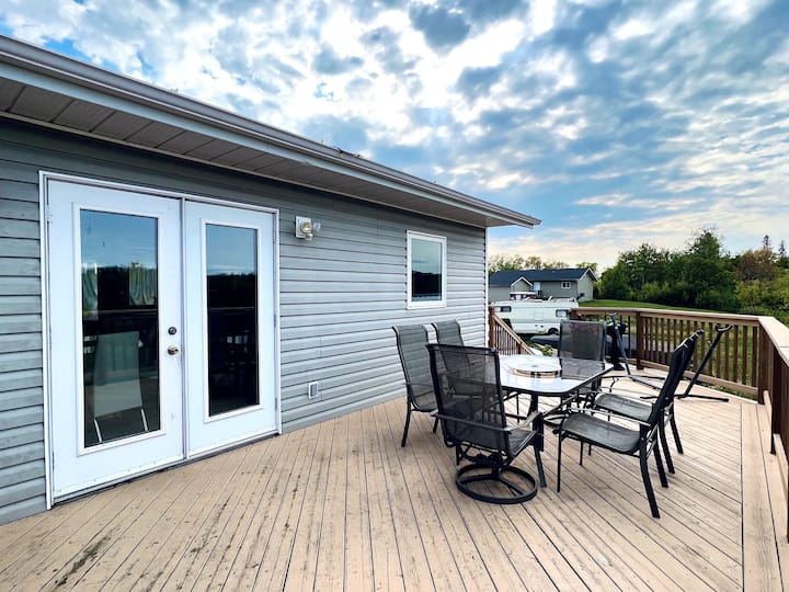 Winnipeg Beach All Season Cottage - Manitoba