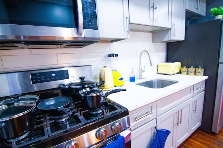 Big 4br 2ba Near Trains In Brooklyn - Brooklyn, NY