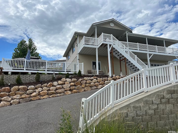 Oasis @ Bear Lake *Retreat W/ Hot Tub Views* - Bear Lake State Park, Garden City
