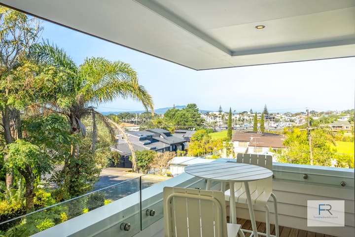 Seaview Haven In Castor Bay - Auckland