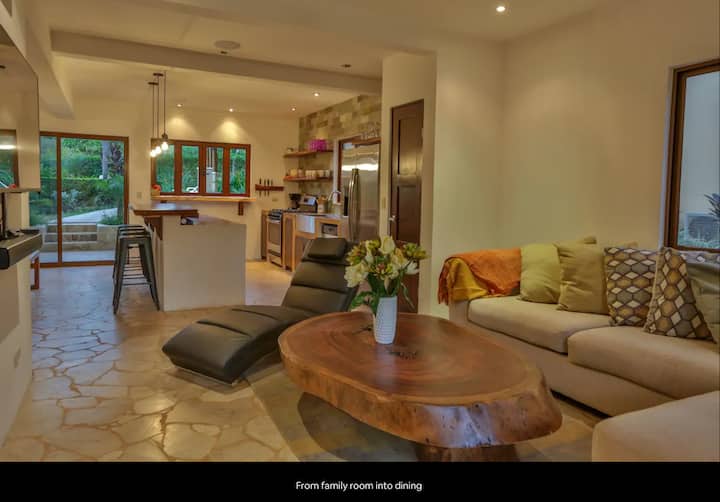 Poolside Luxury | Sleeps 8 + Ac/wifi/gated Parking - Costa Rica