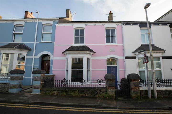 Superbly Located Tenby Cottage - Tenby