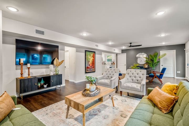 Pillars Of Charleston | 9bed/6bath - Houston, TX