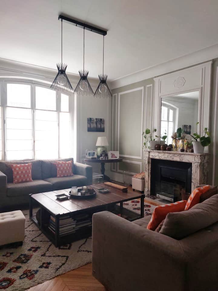 Chambre Dans Grand Appartement Près Tour  Eiffel - Paris