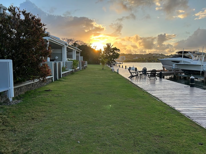 Waterside Condo Close To Beach - Sainte-Lucie
