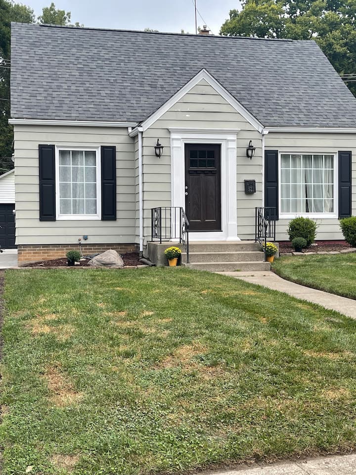 Casa Angela, Renovated, Fenced Patio, Bbq, Walk Nd - South Bend, IN