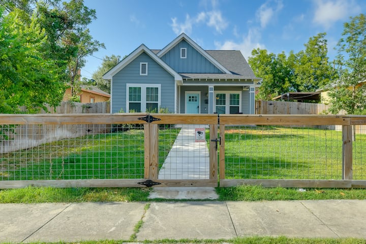 Centrally Located Stunning 3br 2ba Near Downtown - San Antonio, TX