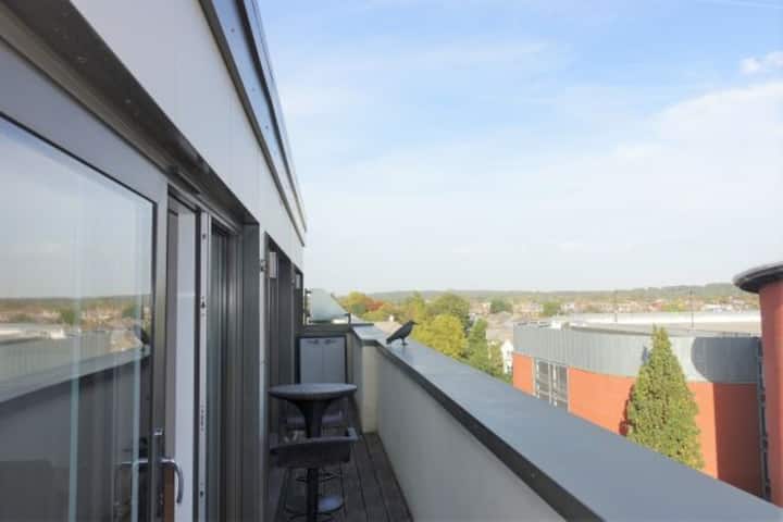 2-bed 2-bath With Balcony -