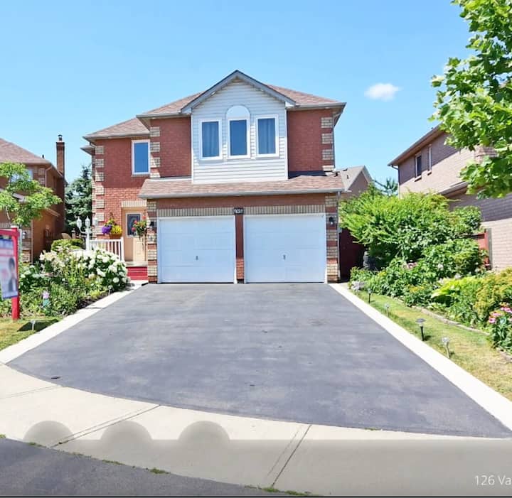 Family Home In Brampton - Room 2 - Brampton