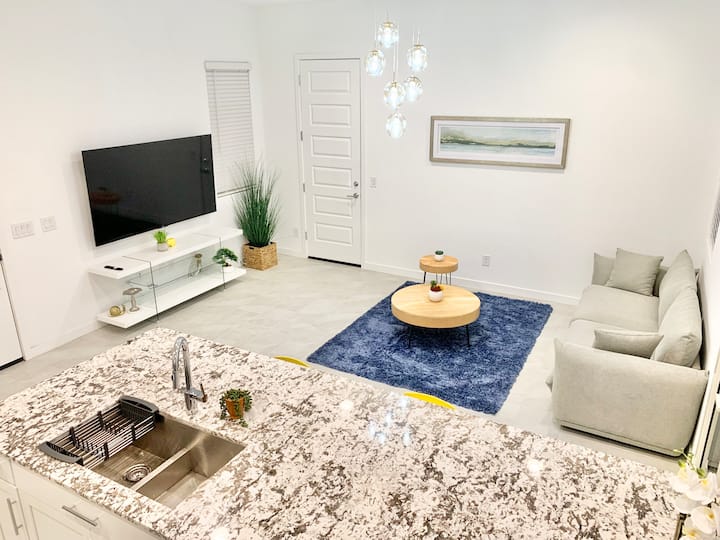 Starry Cardinal Stadium Guest House - 