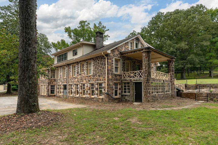 Large Stone Home Convenient To Ua, Hoovermet, Golf - Green Pond, AL