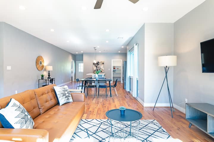 Your Great Bungalows | Sleeps 24, 9br/6ba, 12 Park - Houston, TX