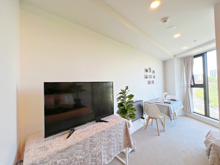 Chic Studio With Pool In Cbd - オークランド