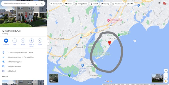 Fun House Across From Beach; Sleeps 14 Or So. - Point Beach, CT