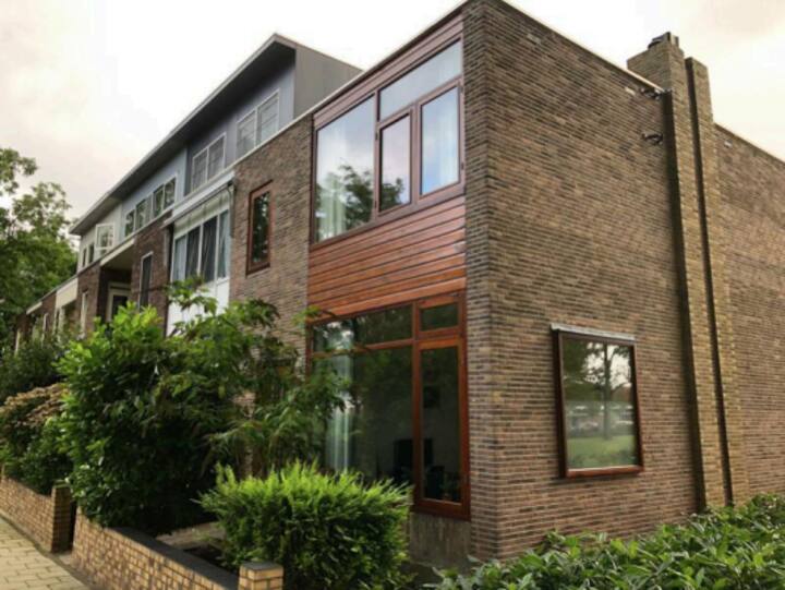 Gezellige Hoekwoning In Kindvriendelijke Wijk - Ámsterdam