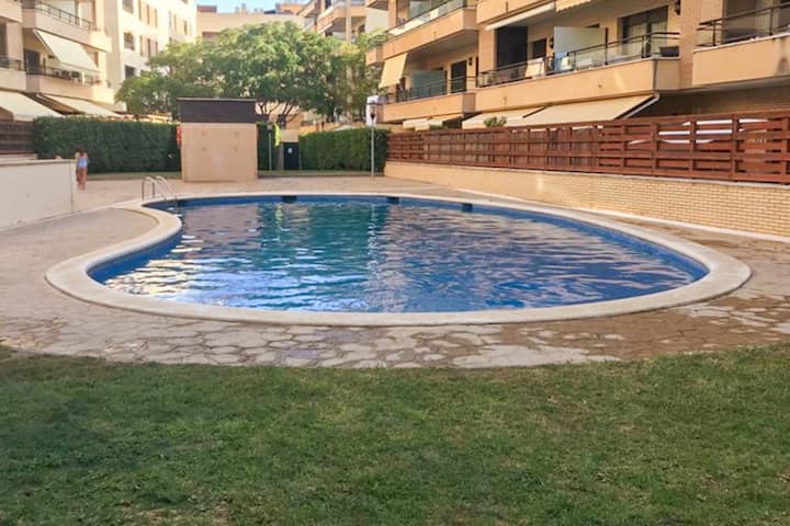 Planta Baja, Terraza Y Piscina Al Lado De La Playa - Cambrils