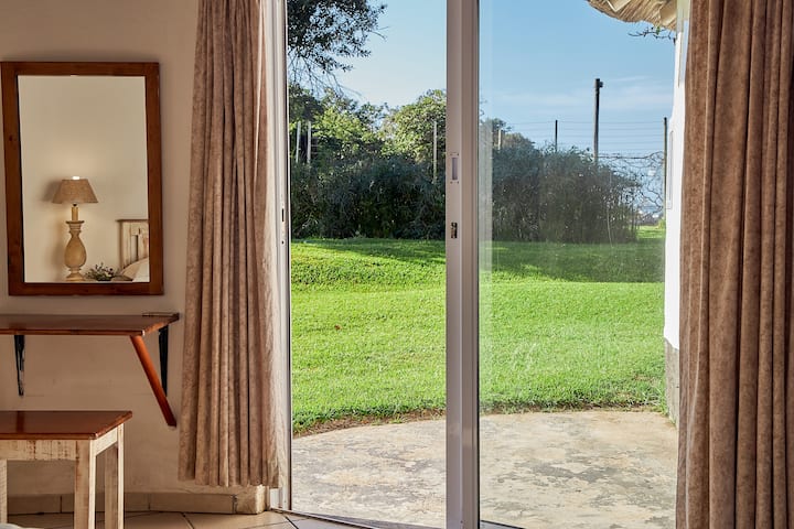 Rustic 3 Bedroom Chalet At Hole In The Wall Resort - Coffee Bay