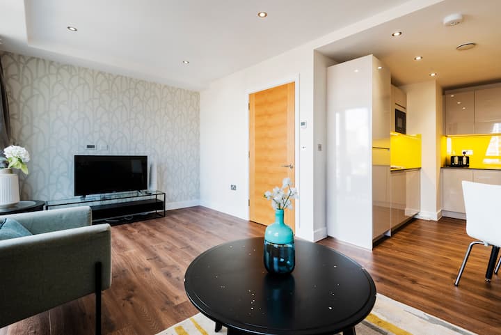 Modern 2 Bed With 3 Sleepers Apartment London Io2 - London
