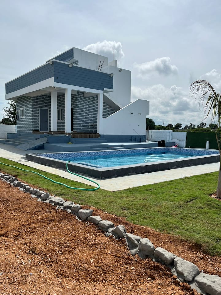 Drz Farm Stay With Private Pool |2br| By Homeyhuts - Medchal