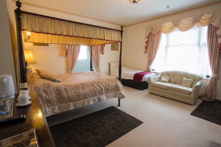 "Home Away From Home Comfort" - Bracknell