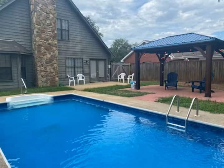 Relaxing Oasis W/ Pool Gazebo In Family Neighborhd - Montgomery, AL