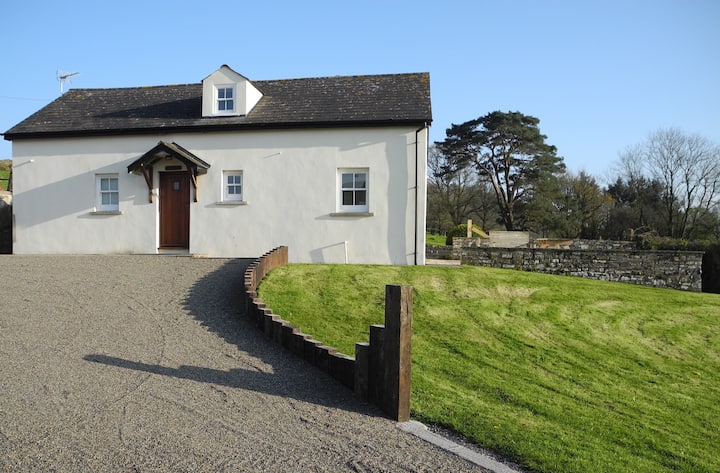 Converted Stone Barn, Coastal And Estuary Views - Laugharne