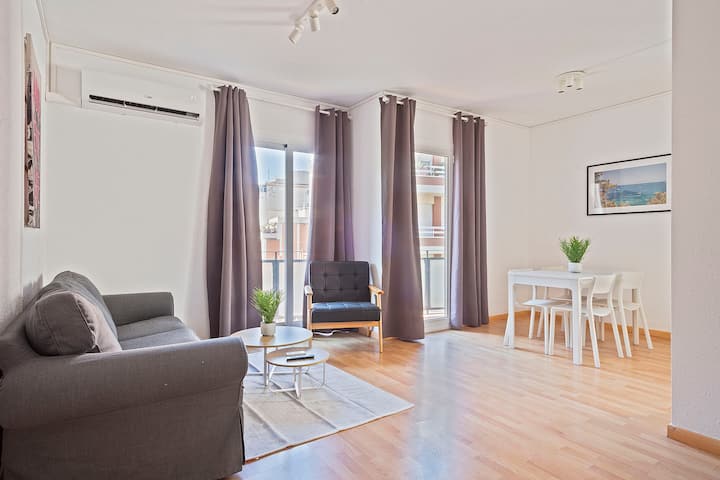 Luminoso Apt. 2 Hab. Con Balcón Cerca Del Metro - Barcelona