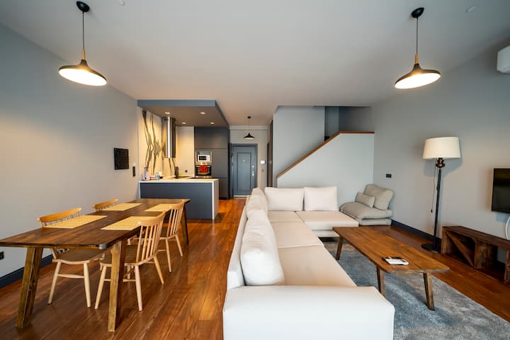 Classy 2br Duplex In Beyoğlu; Pool, Spa, Parking - İstanbul