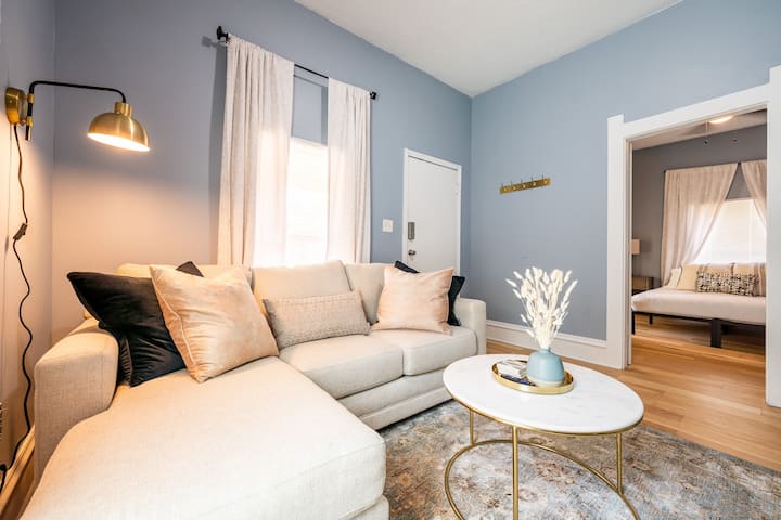 Affordable, Close To Speedway, Hospitals, Downtown - IUPUI,Indianapolis