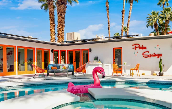 "Atomic Hideaway" Tiki Bar, Sleeps 8, Private - Palm Springs, CA