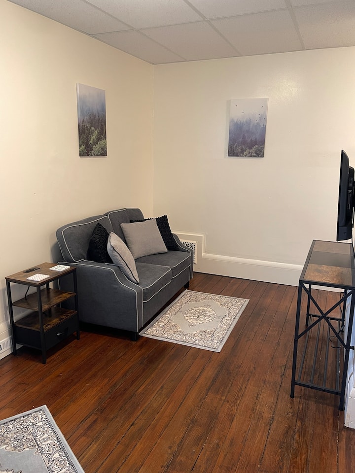 University Of Akron Area Apartment - Akron, OH