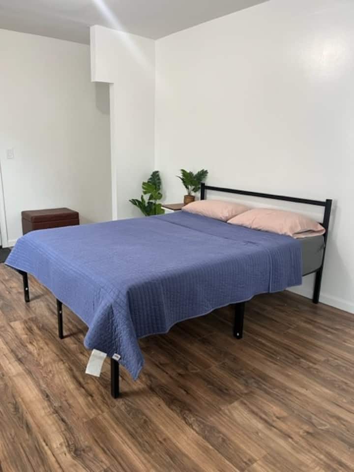 Auburn Hills Gem: Comfy Studio - Pontiac, MI