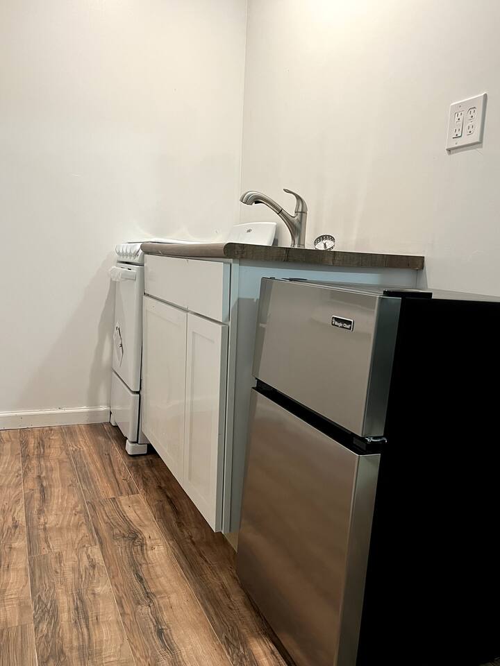 Simple Private Studio In Auburn Hills - Auburn Hills, MI