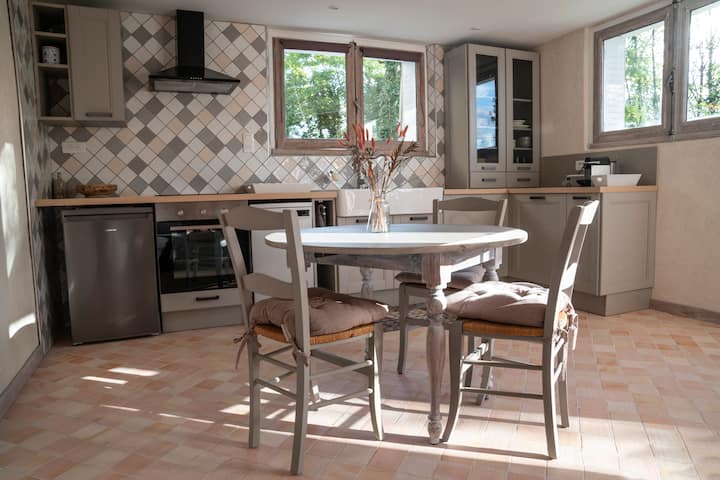 Charmant Appart. 2p. Classé 3*, Parking + Terrasse - Aix-les-Bains