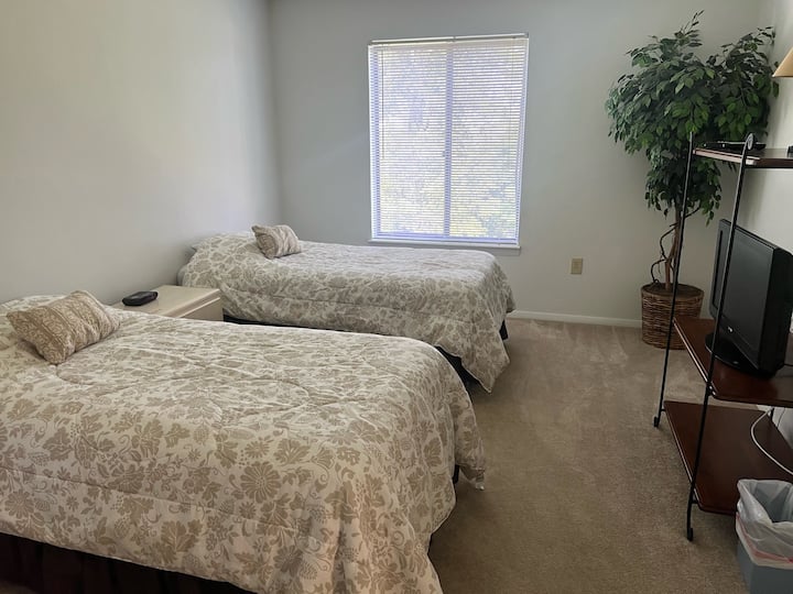 Apartment Near Vt Campus - Blacksburg, VA