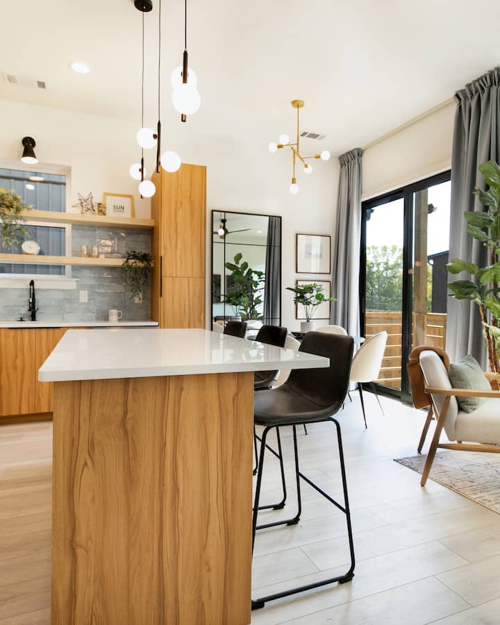 Trendy Home W/garage - Walkable To Shops + Food - 리틀록