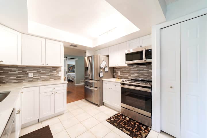 Disney To Daytona | Dog Friendly + Fenced Yard - Deltona, FL