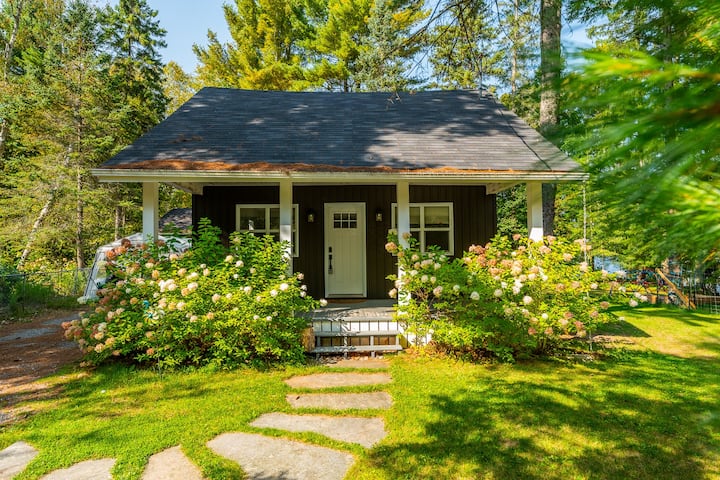 Pet Friendly | Mins To Arrowhead | Waterfront - Huntsville