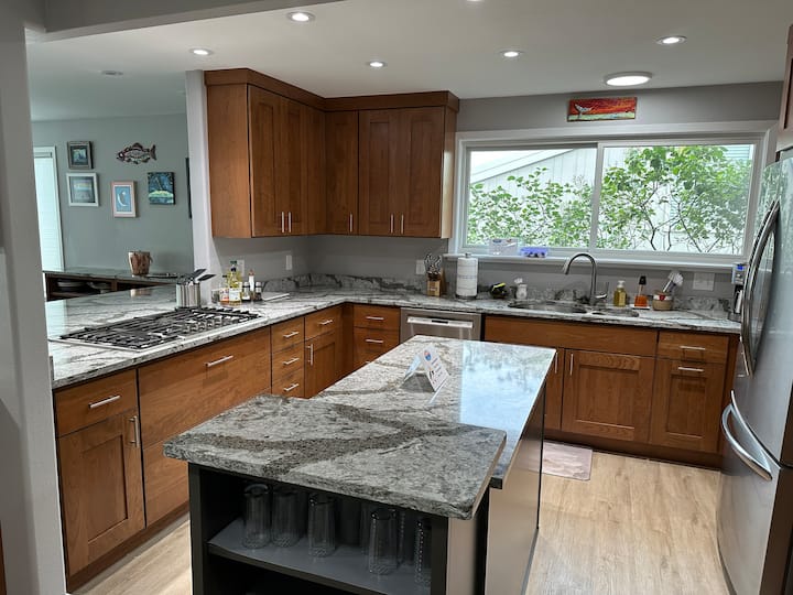 Home In Downtown Anchorage - Anchorage, AK