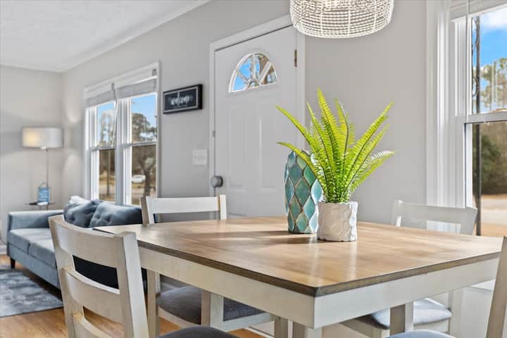 Cozy & Homey Stay: 2bedroom1bath - Fayetteville, NC