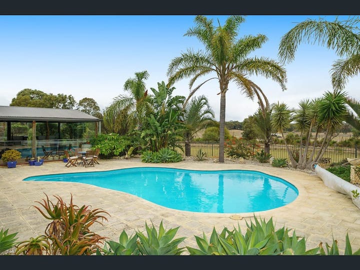 Licenced B&b Serving Award Winning Craft Spirits - Yanchep