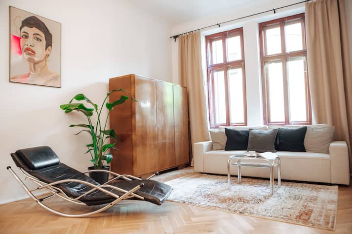 Vintage 2br Gem Steps From Politechnika - Varsovie