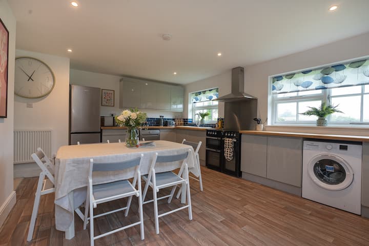 Modern & Stylish Country Living - Ledbury
