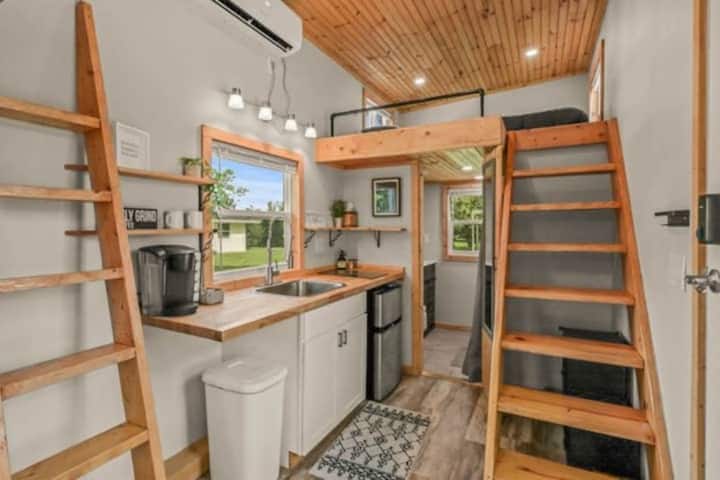 Tiny House + Private Sauna - Royal Palm Beach, FL