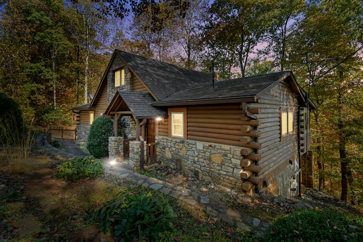 Cabin W/ Hot Tub + Private Lake Access, Kayaks - Lake Lure, NC